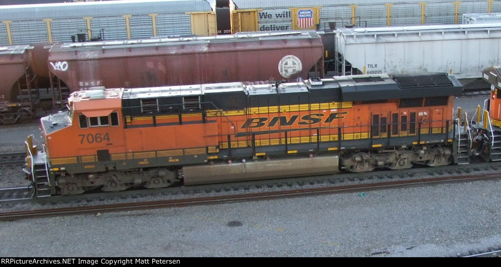 BNSF 7064